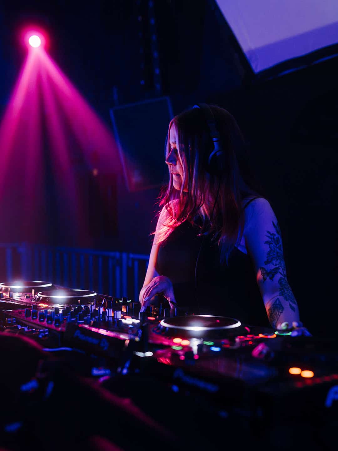 808 FAMILY Talent Hub - Show off your DJ talents and take the stage